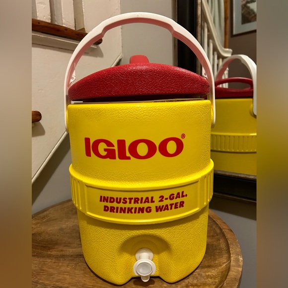 Igloo | Other | Brand New Igloo 2 Gallon Yellow Insulated Beverage ...